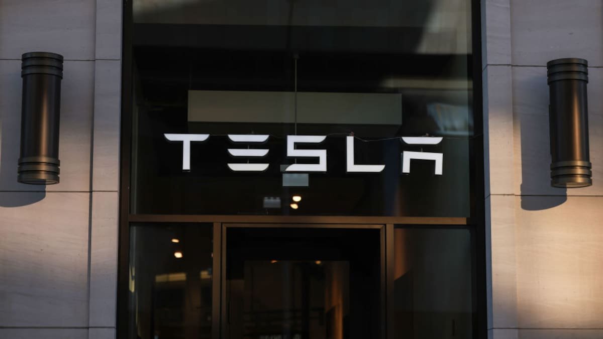 Tesla’s sales fall most for a decade in another rough quarter – Game ...